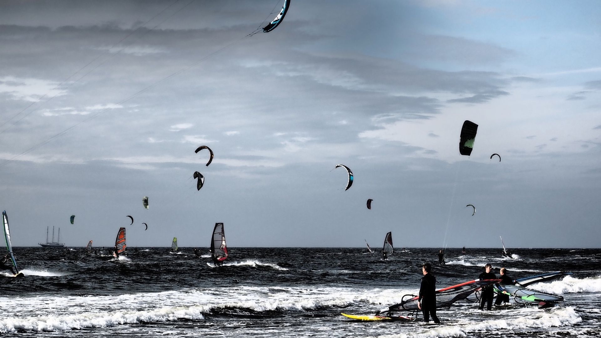Hooked Kitesurfing | Adventure Experiences | Crown Quarter Hotel